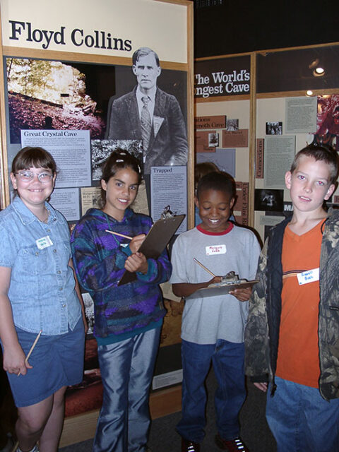 American Cave Museum - Hidden River Cave/American Cave Museum