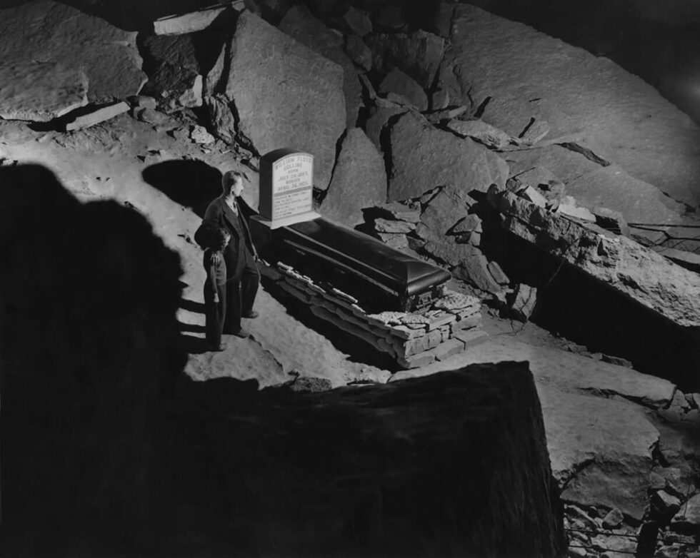 How an explorer stuck in a Kentucky cave for 17 days captured the world ...